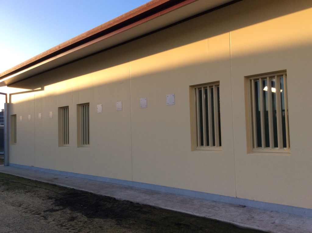 SE-2 - External Windows - Sharp Edge